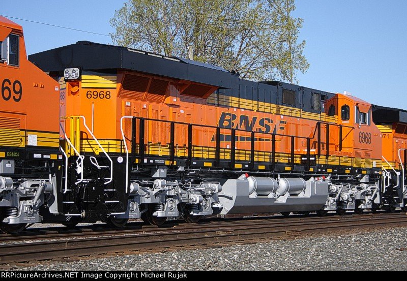 BNSF 6968